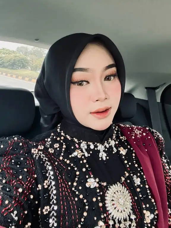 Biodata Nazmi Nadia dan Profil Lengkap, Penyanyi dari Sunda - BiografIND
