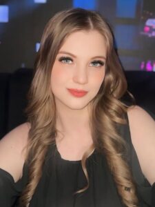 Biodata Erika Putri dan Umur Seleb Tiktok Lengkap - BiografIND