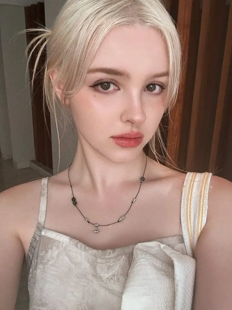 Karimova Elina Biodata, Umur, Agama dan Profil Lengkap - BiografIND